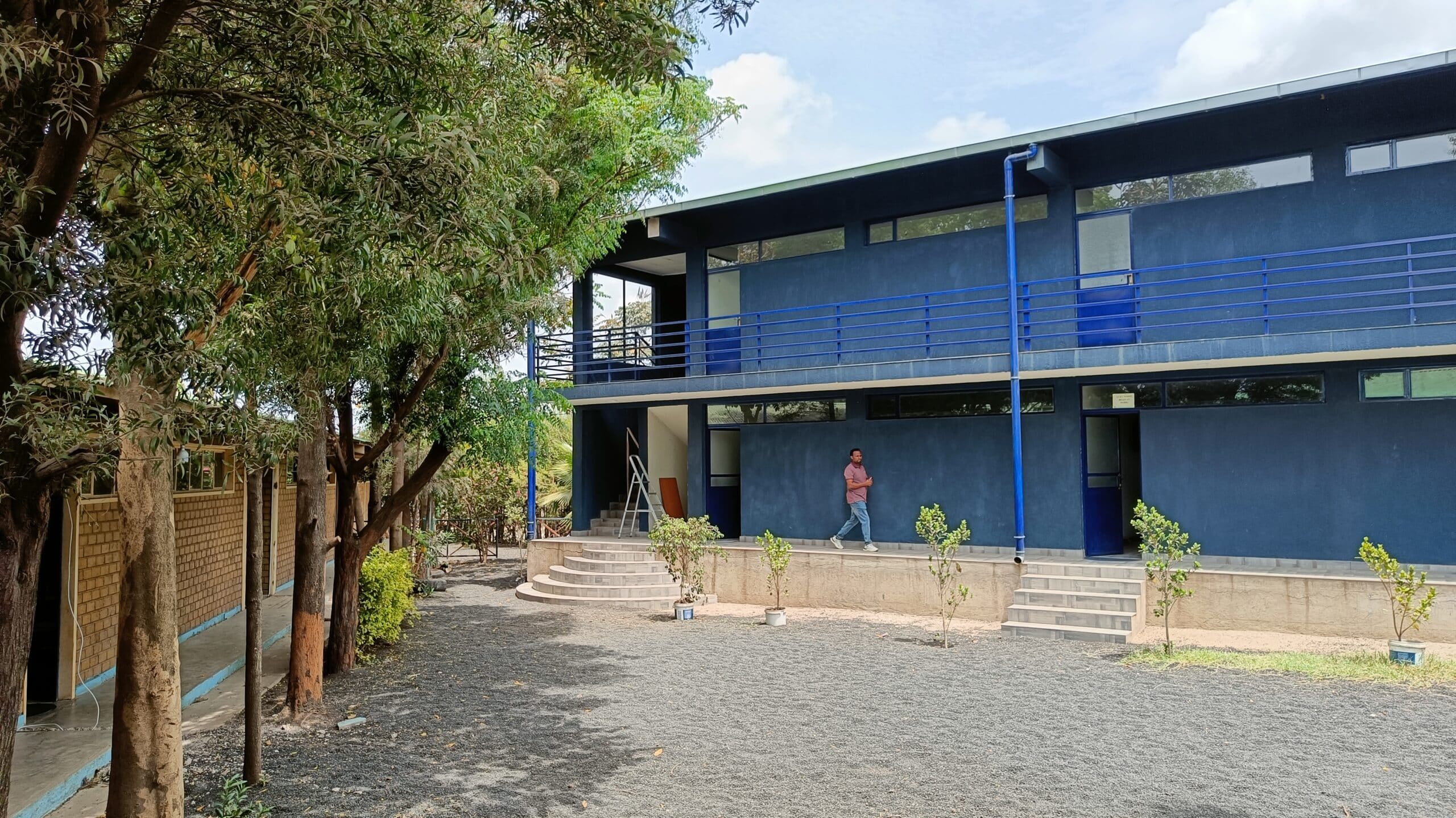 The blue school in Ethiopia | MissionInvest